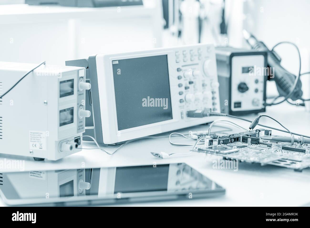 Electronic equipment repair laboratory Stock Photo - Alamy