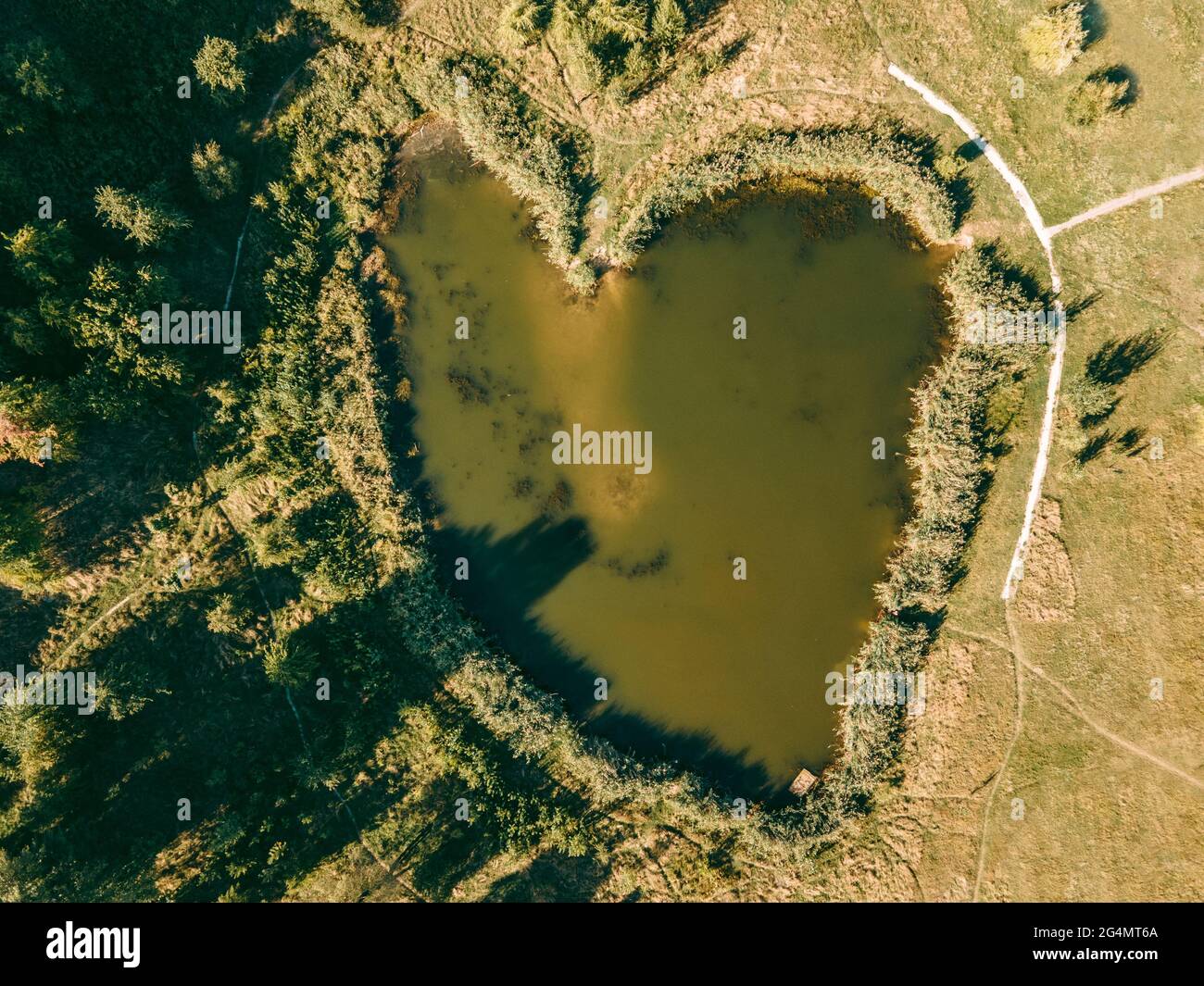 Heart shaped pond hi-res stock photography and images - Alamy