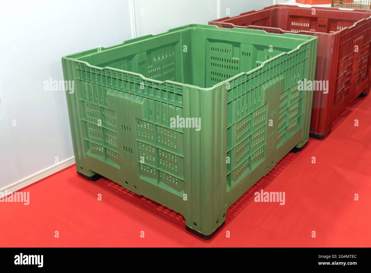 Big Green Plastic Crate Pallet for Transport Stock Photo - Alamy