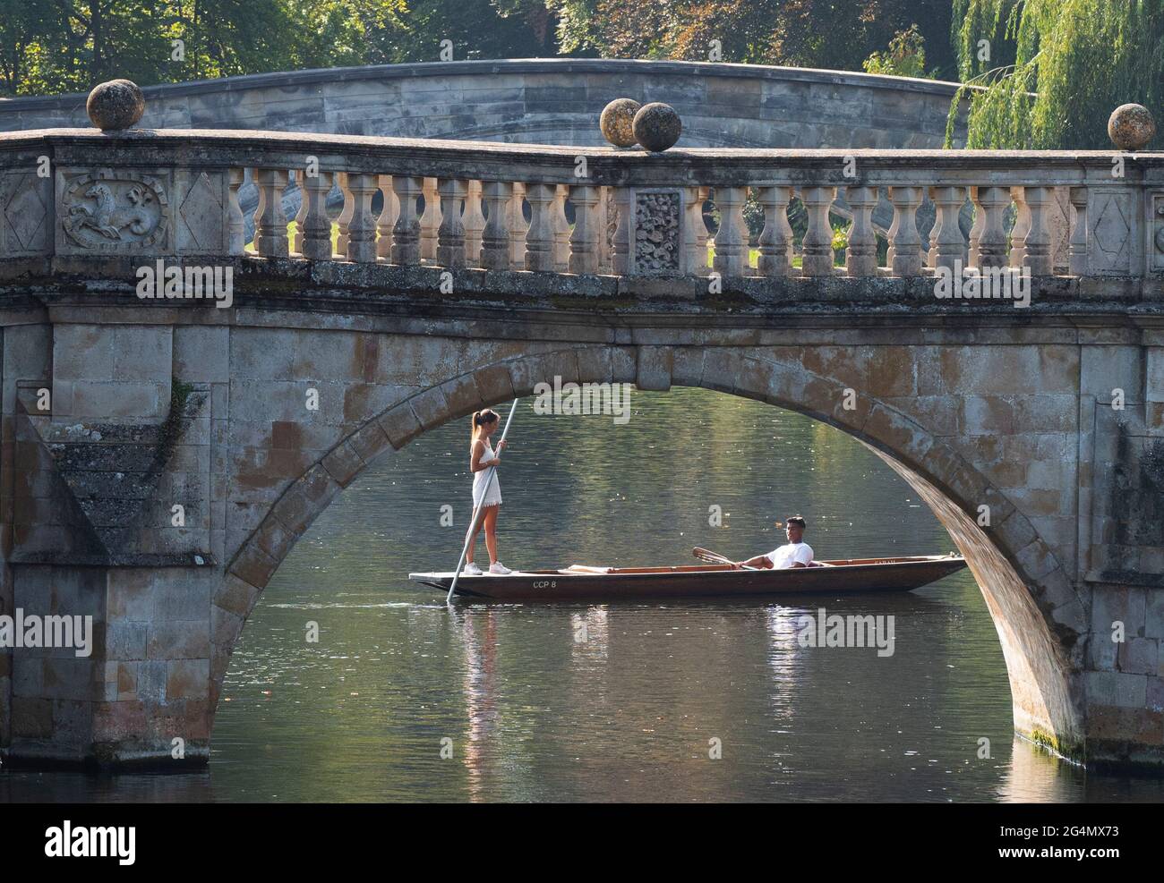 Punting cambridge england autumn hi-res stock photography and images ...