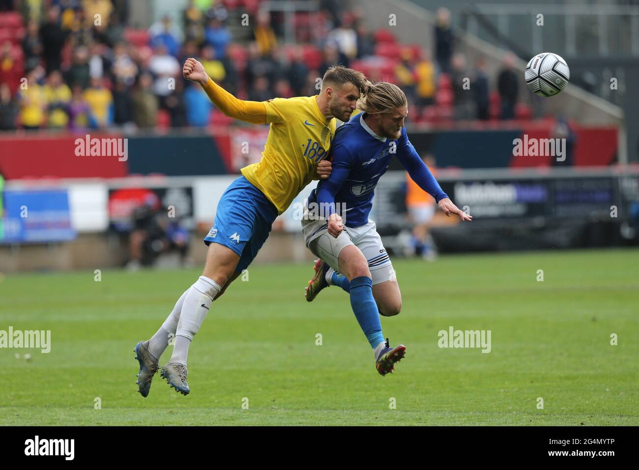 Sam sherring of torquay united contests hi-res stock photography and ...