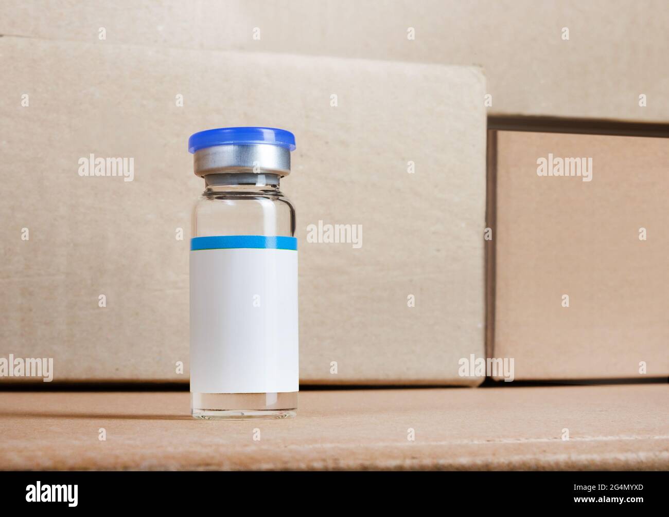Injection bottles medicine storage hi-res stock photography and images ...