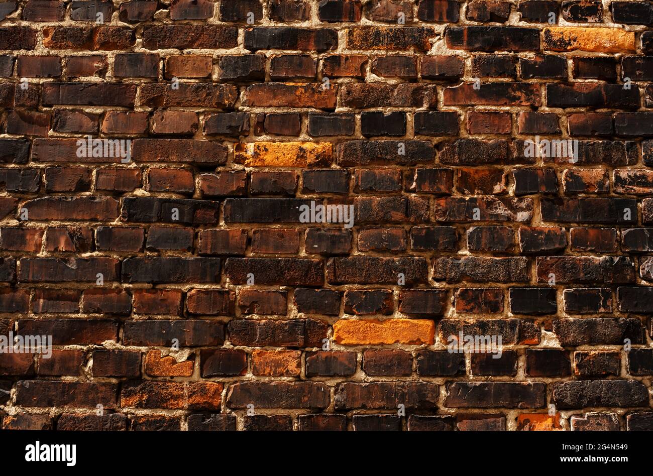 Burnt red brick hi-res stock photography and images - Alamy