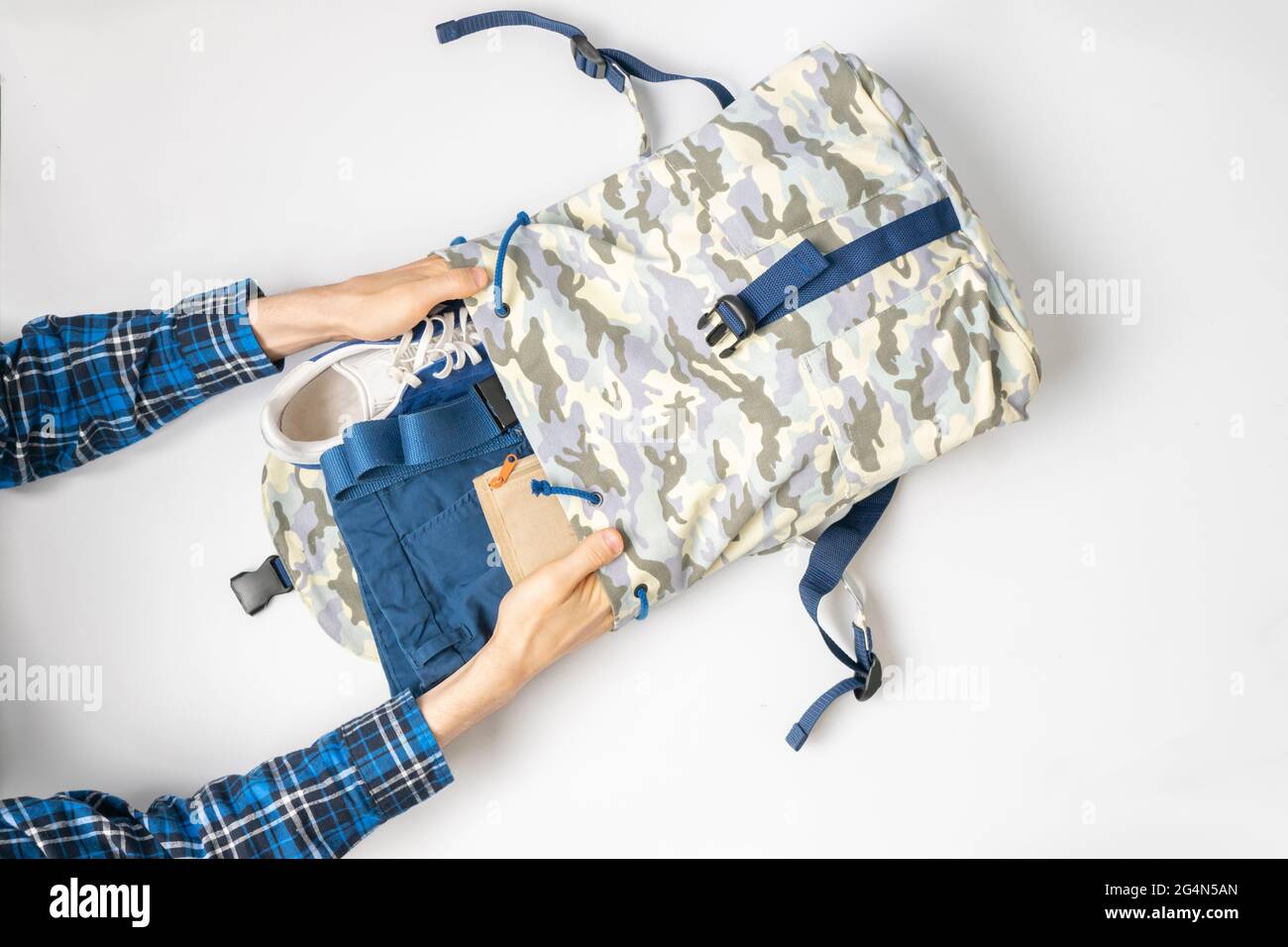 Prepare pack down hi-res stock photography and images - Alamy