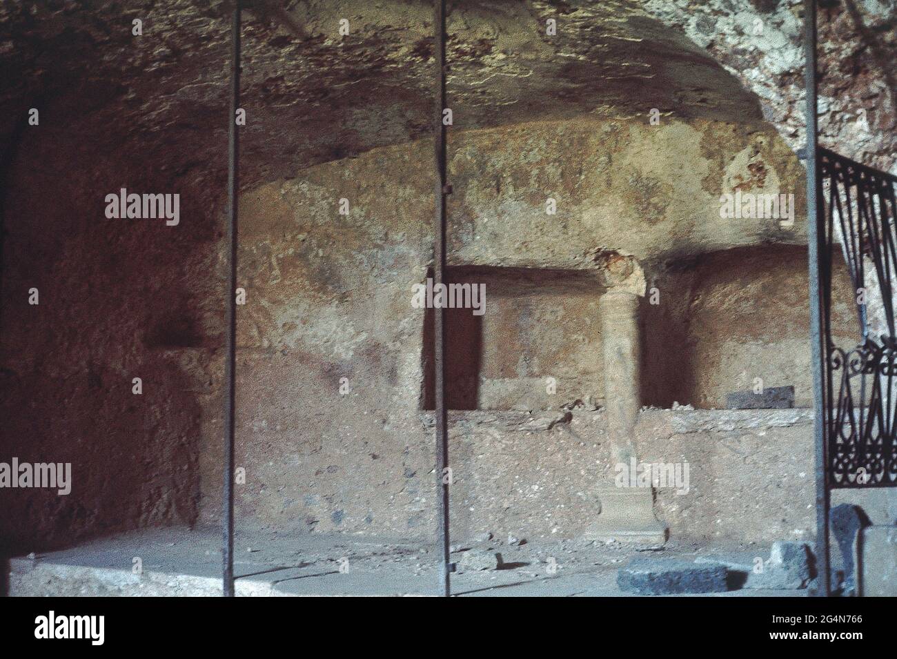 RUINAS - FOTO AÑOS 60. Location: BASILICA DE LA TRANSFIGURACION. MONTE ...