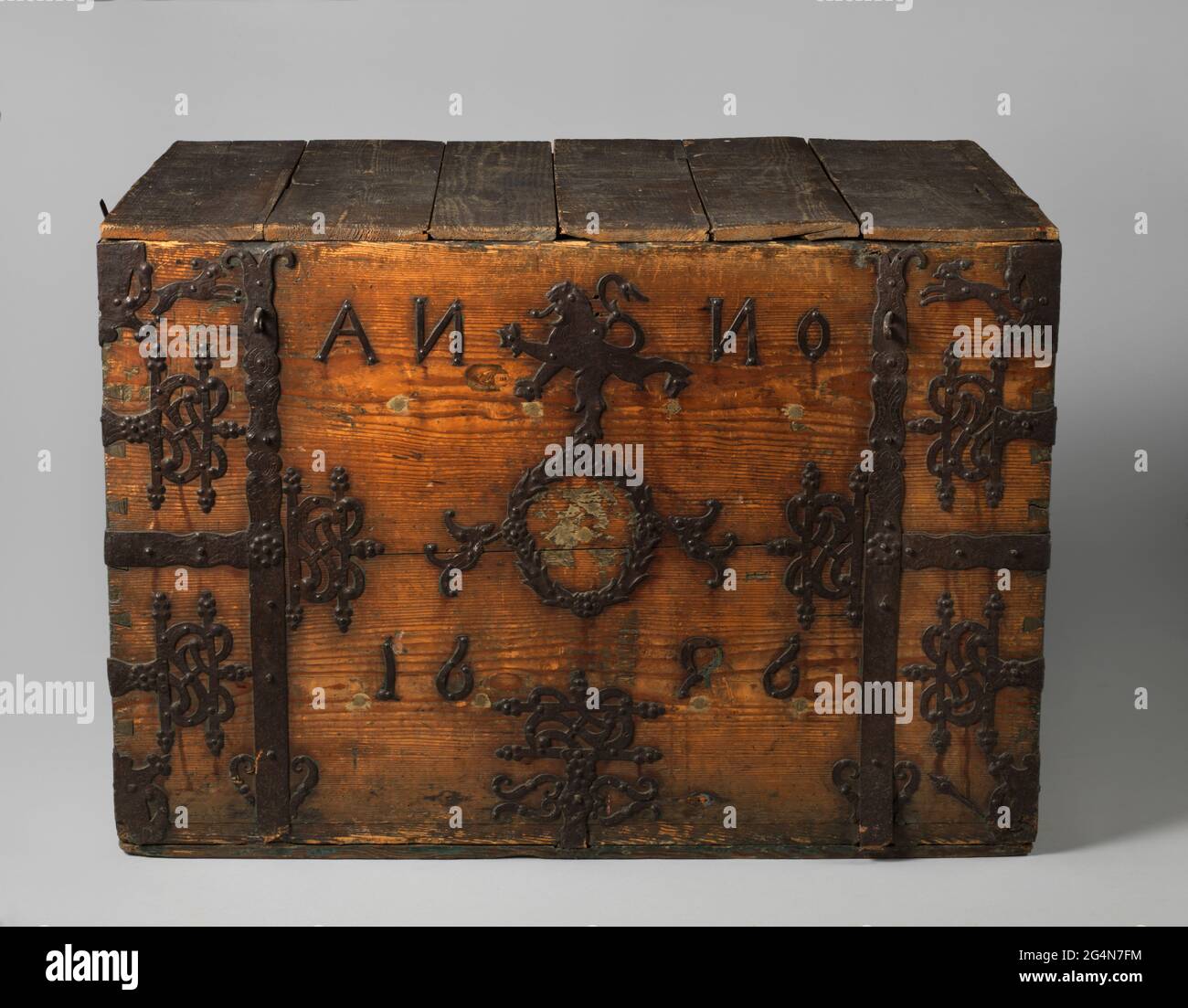Casket with year 1696. Casket of pine with iron fittings. This consists ...