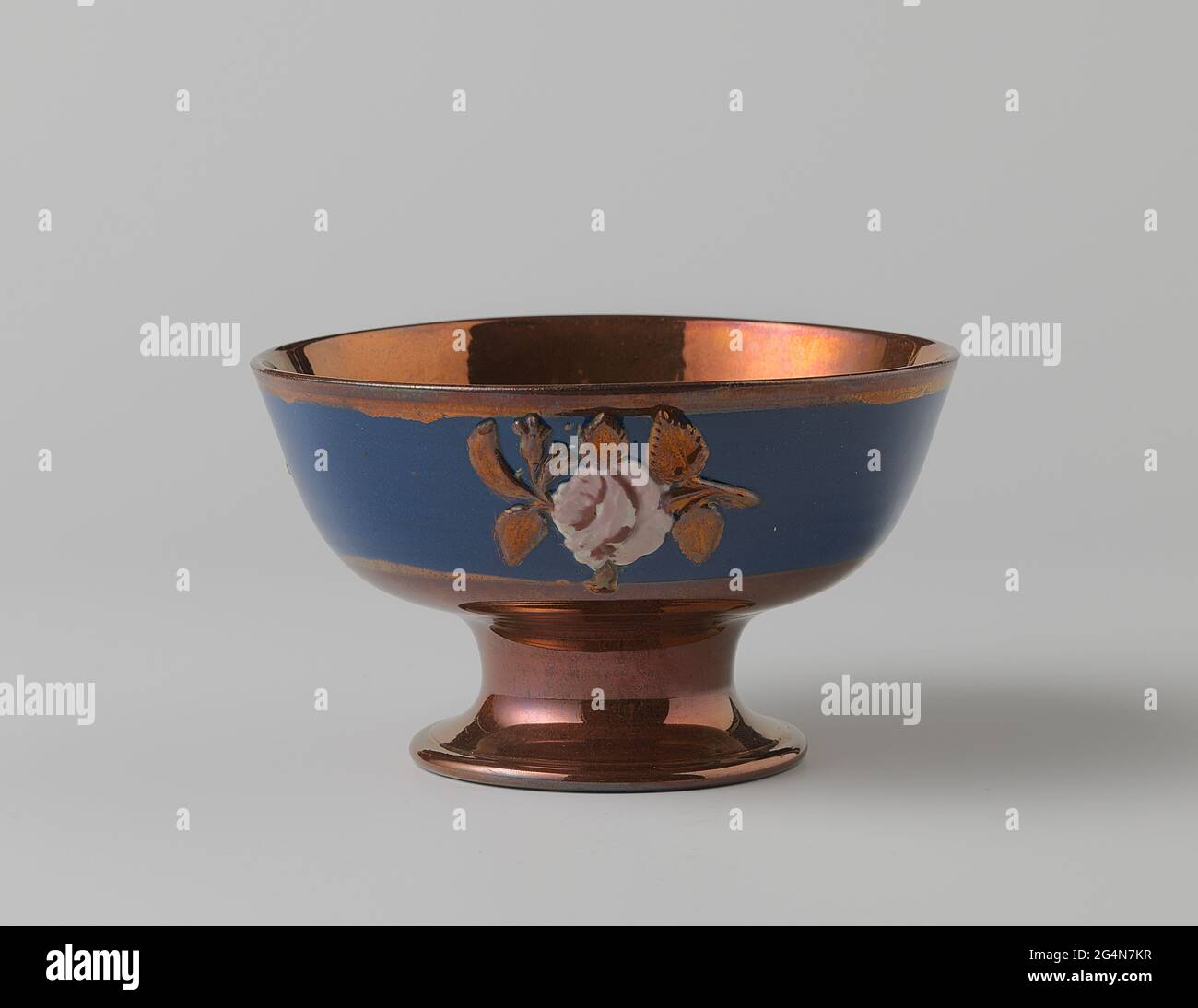 Round concave bowl hi-res stock photography and images - Alamy