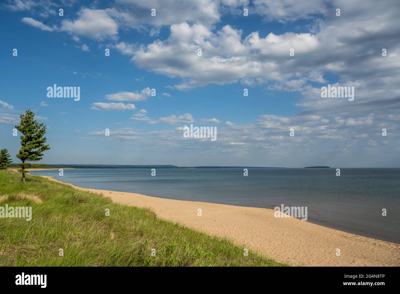 Lake Superior shoreline, near Munising, Michigan Stock Photo - Alamy