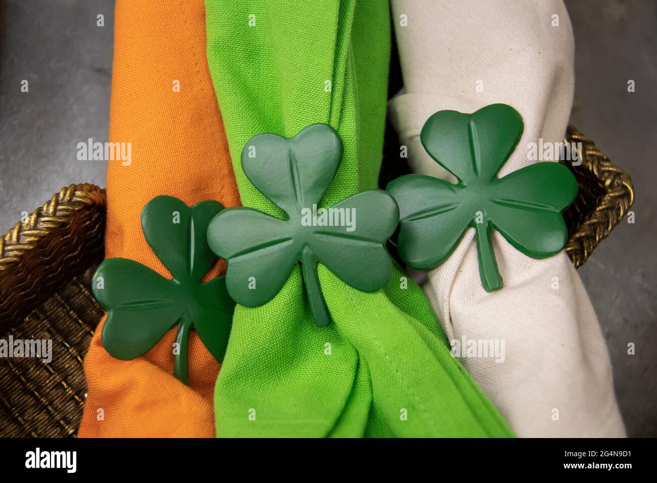 Gold napkin ring hi-res stock photography and images - Alamy