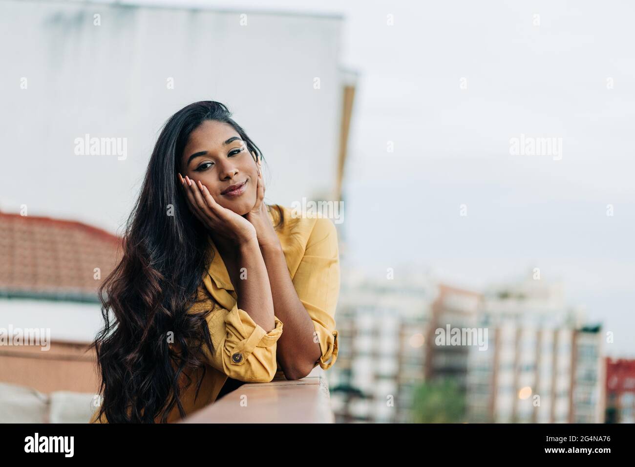 Lean on railing hi-res stock photography and images - Alamy