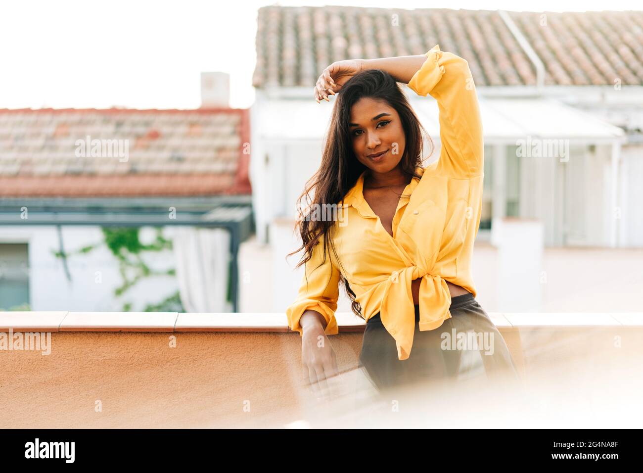 Lean on the railing hi-res stock photography and images - Alamy