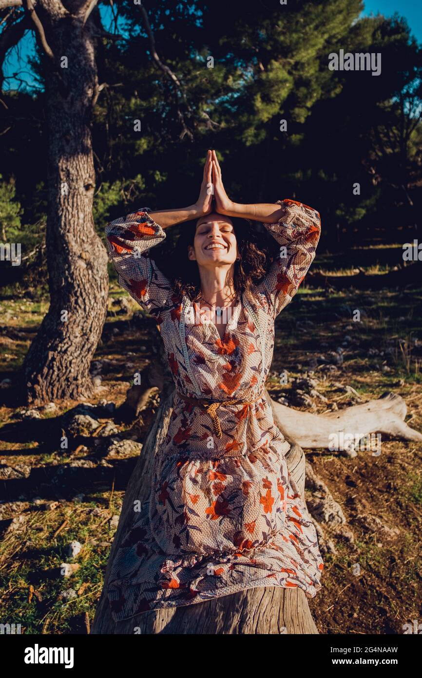 Yes yoga hi-res stock photography and images - Alamy