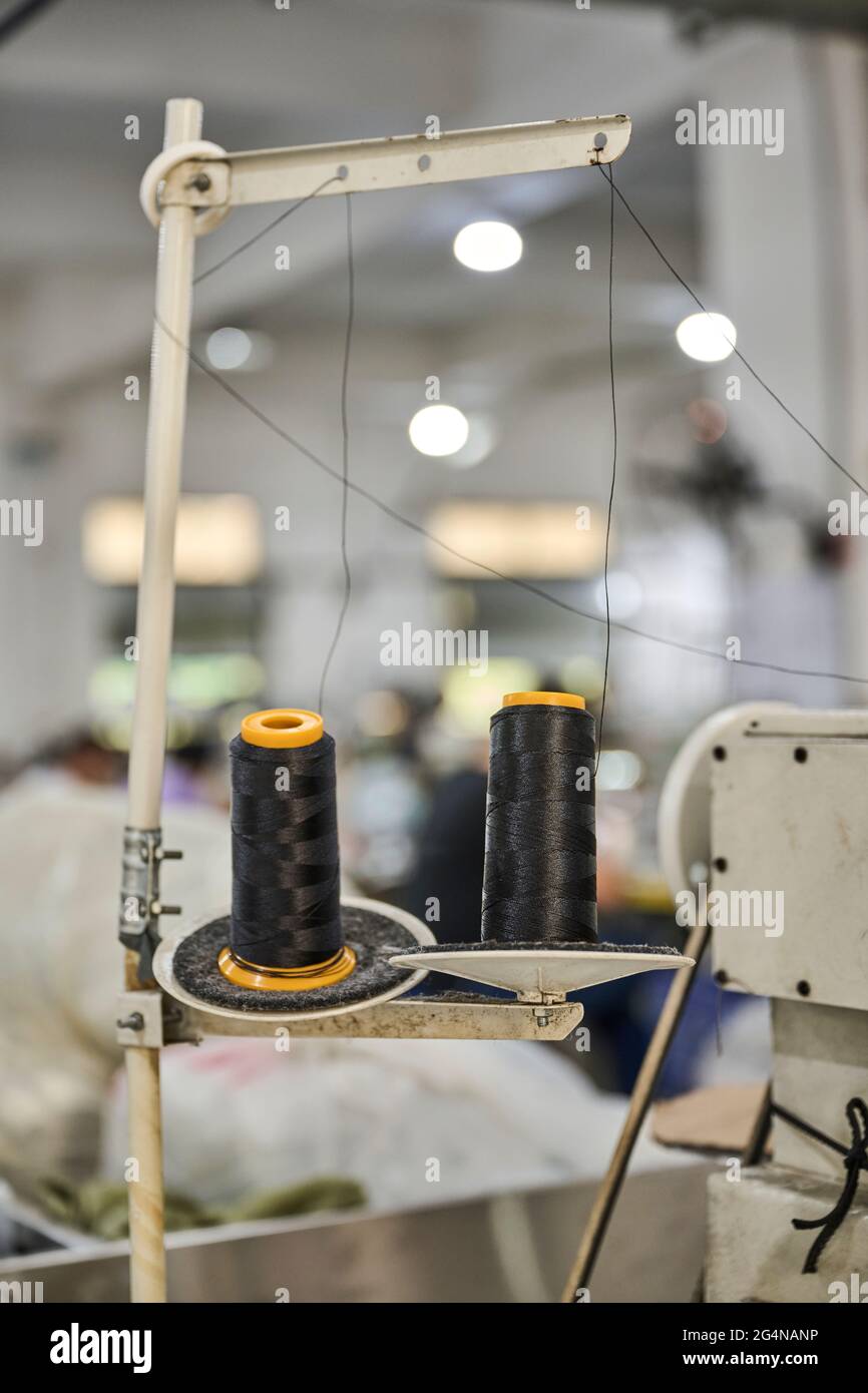 Chinese worker sewing machine hi-res stock photography and images - Alamy