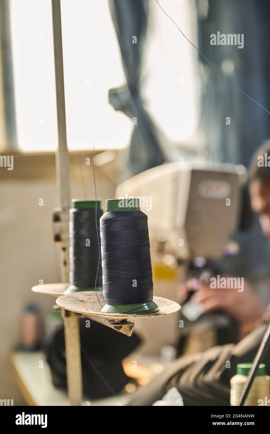 Chinese worker sewing machine hi-res stock photography and images - Alamy