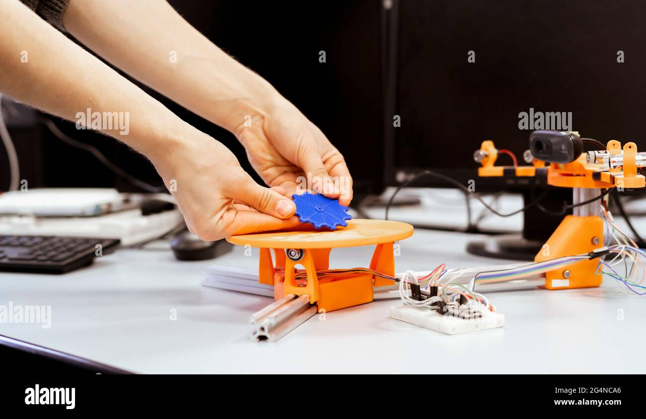 3d scanner the plastic detail on the plate, innovative technology to ...