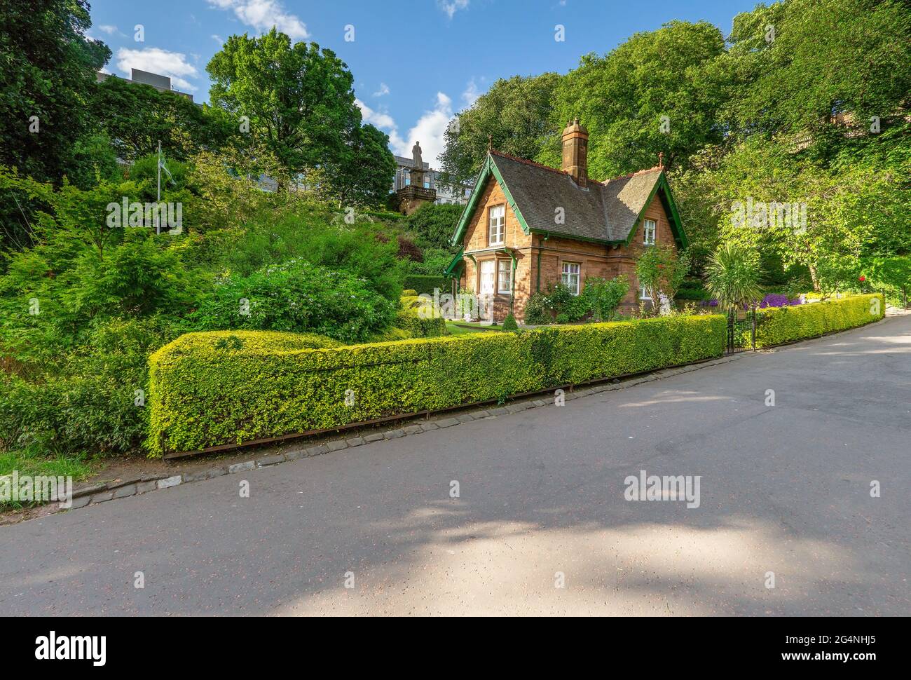 Gardners cottage hi-res stock photography and images - Alamy