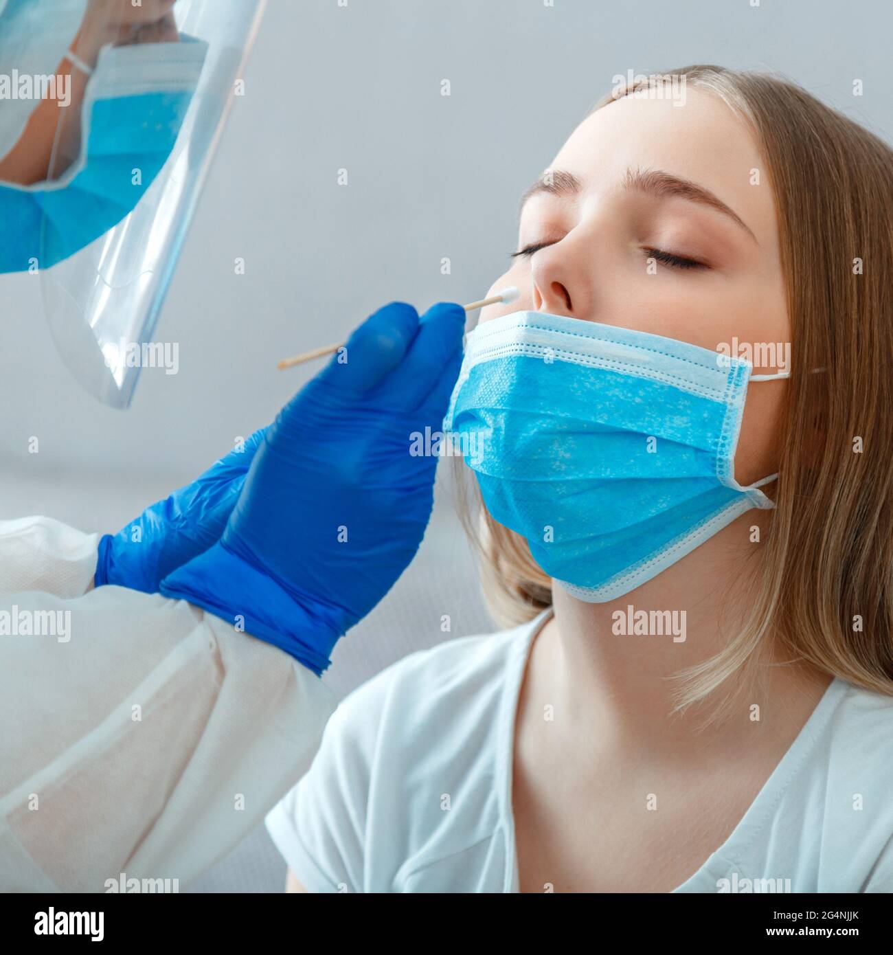 Specimen Cultured Doctor Viewing