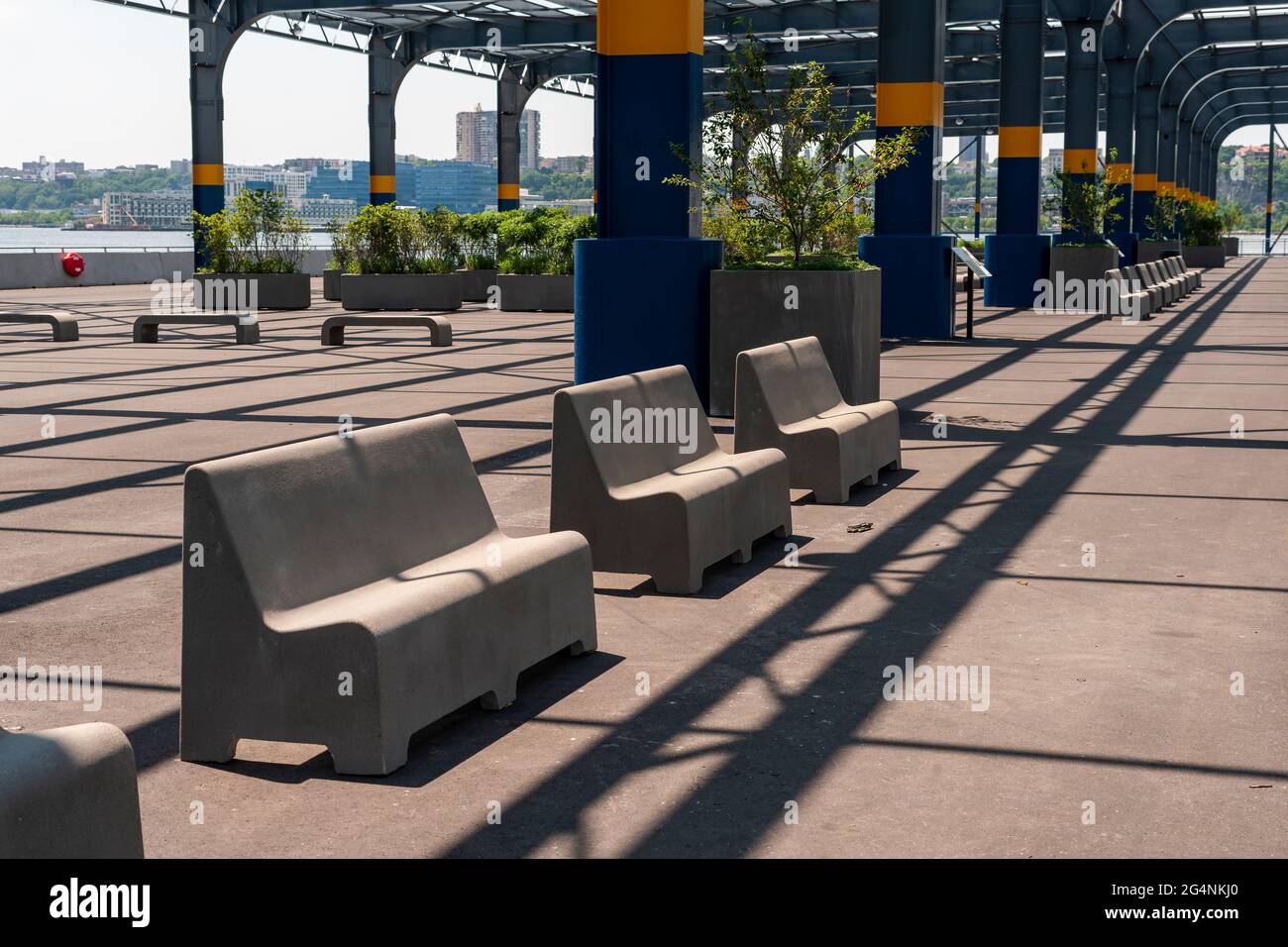 Nypd tow pound hi-res stock photography and images - Alamy