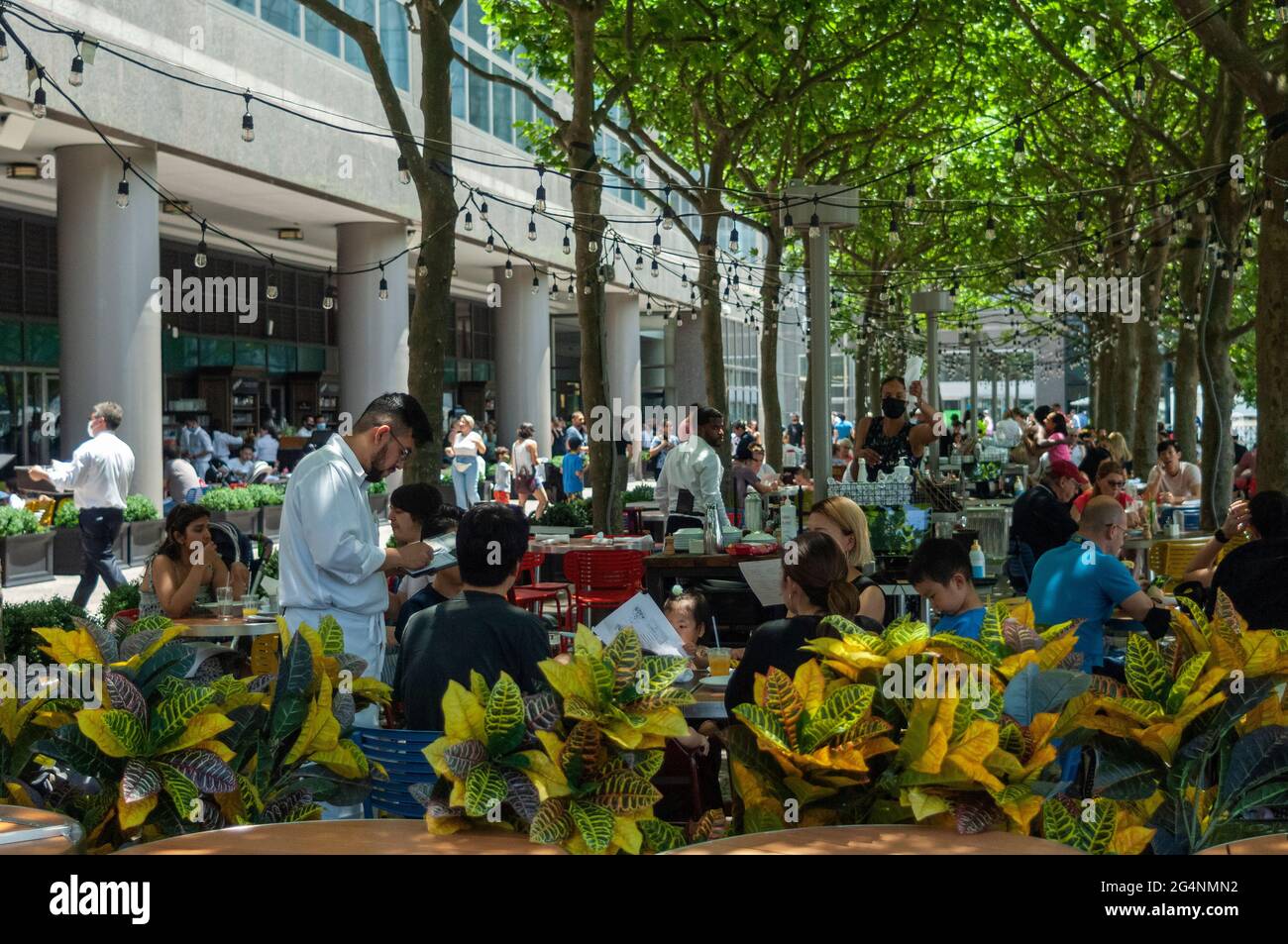 P j clarke's new york hi-res stock photography and images - Alamy