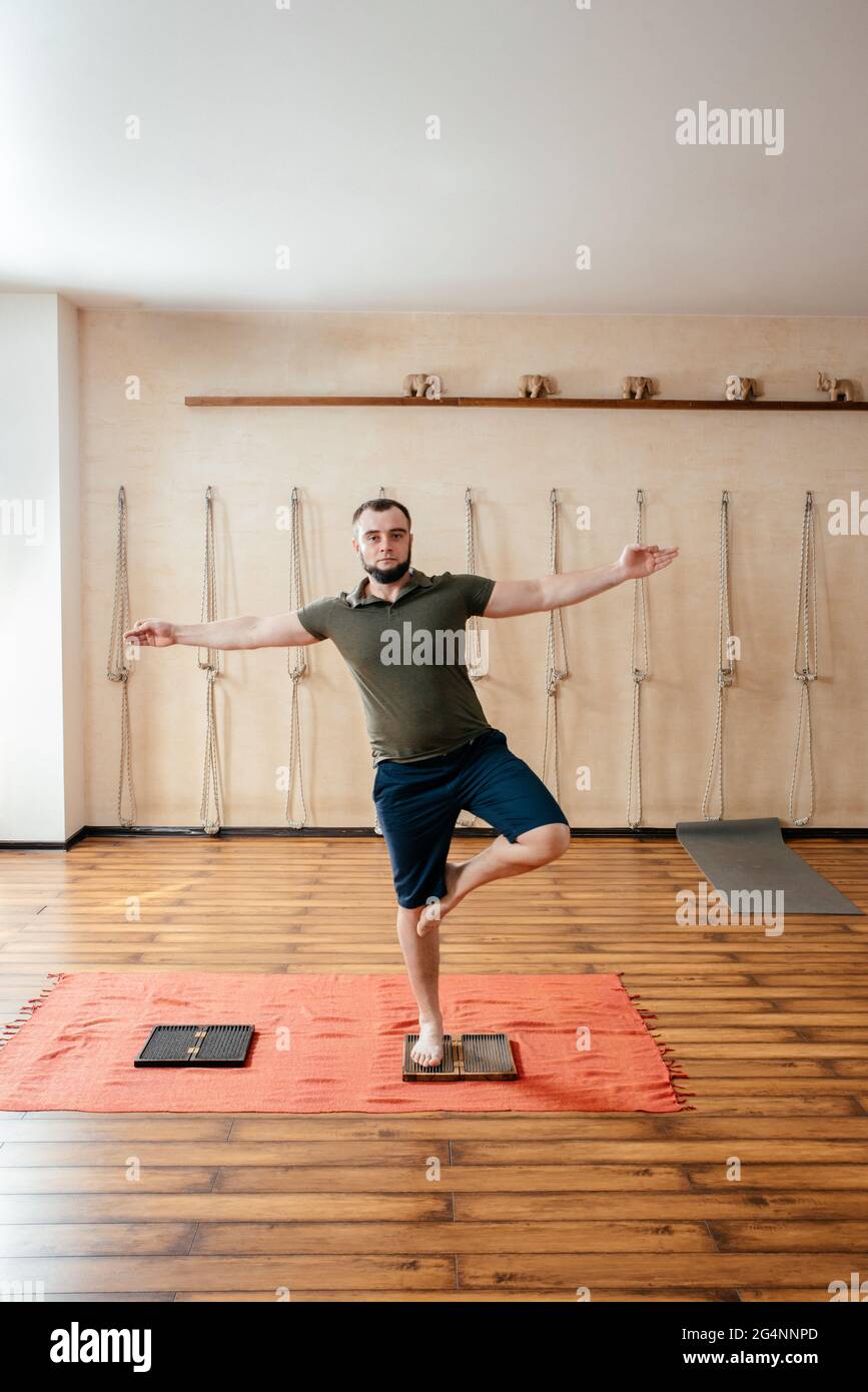 Standing sadhu hi-res stock photography and images - Alamy
