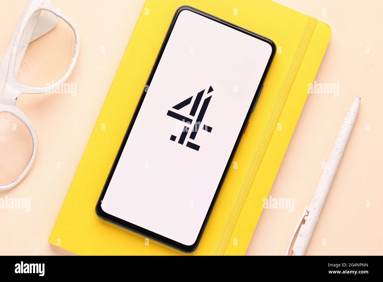 Channel 4 logo television screen hi-res stock photography and images ...
