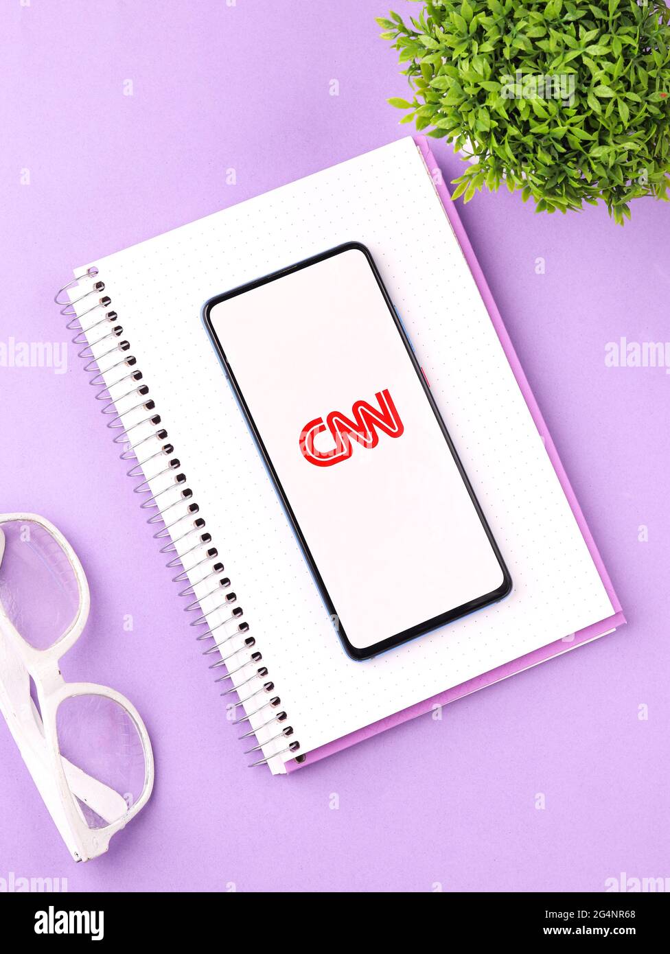 Cnn logo on phone hi-res stock photography and images - Alamy