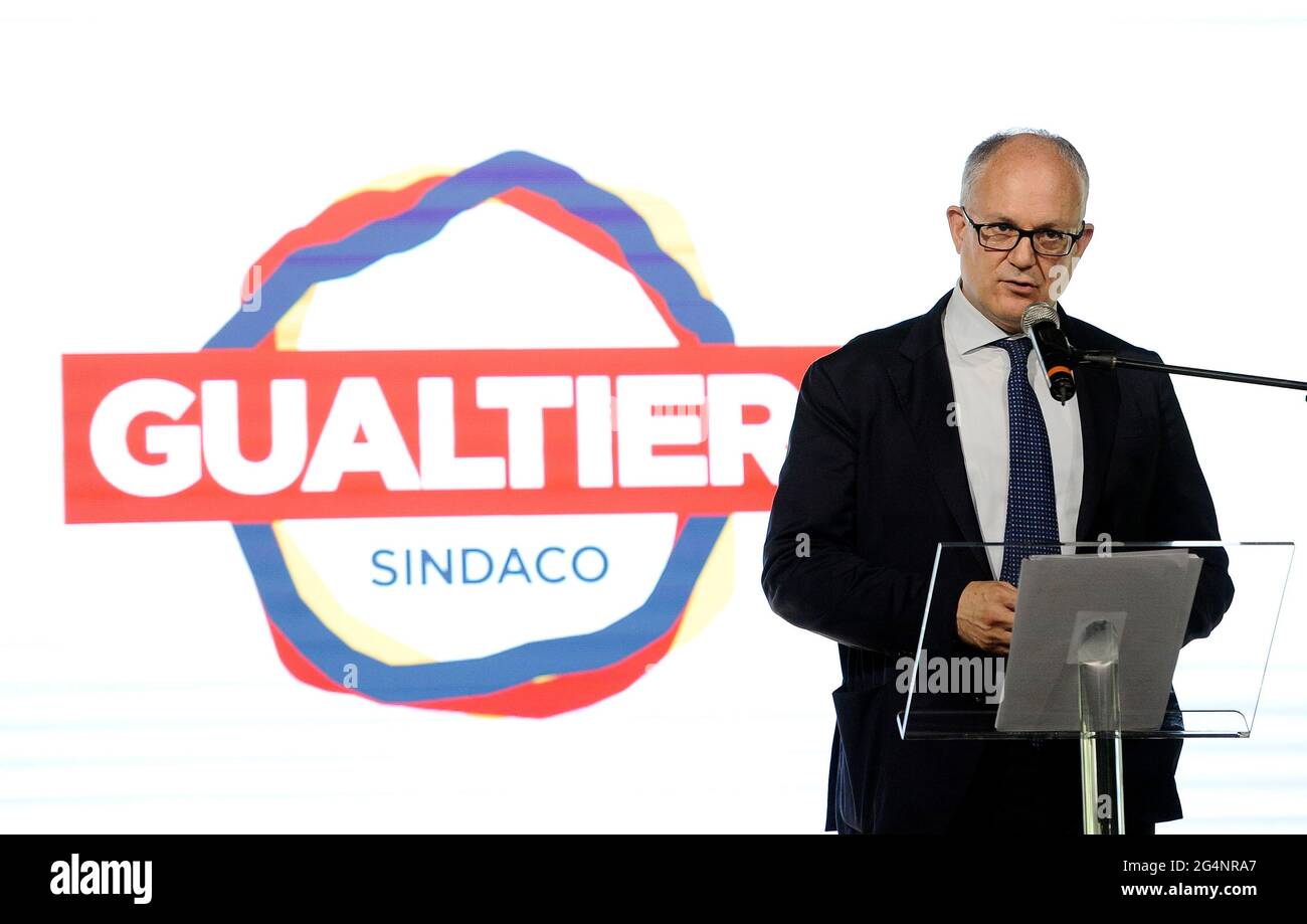 Oppio Cut Out Stock Images & Pictures - Alamy