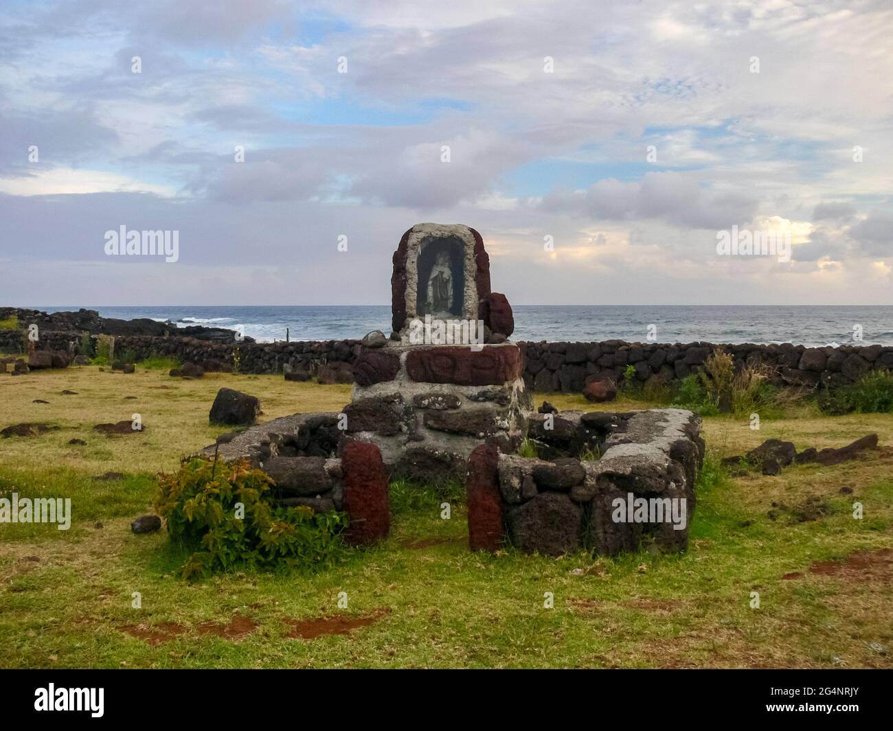 Easter island chile orongo old hi-res stock photography and images - Alamy
