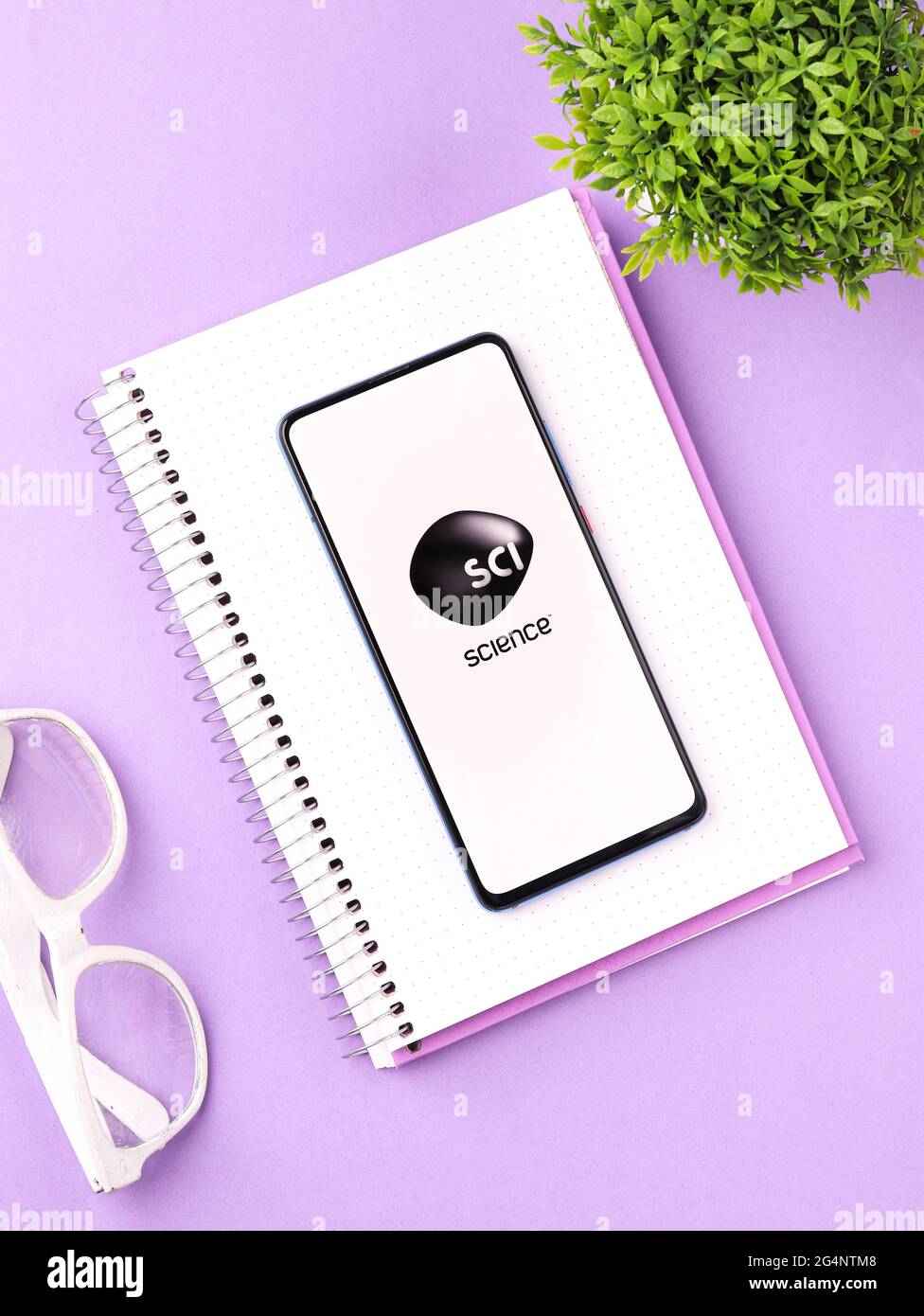 Discovery science logo hi-res stock photography and images - Alamy