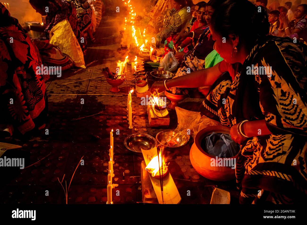 The biggest ritual activity of Hinduism, it's called Rakher upobas, all ...