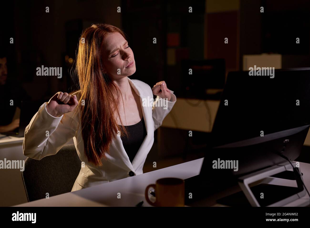 Bored at office work sleepy woman worker resting at workplace ...
