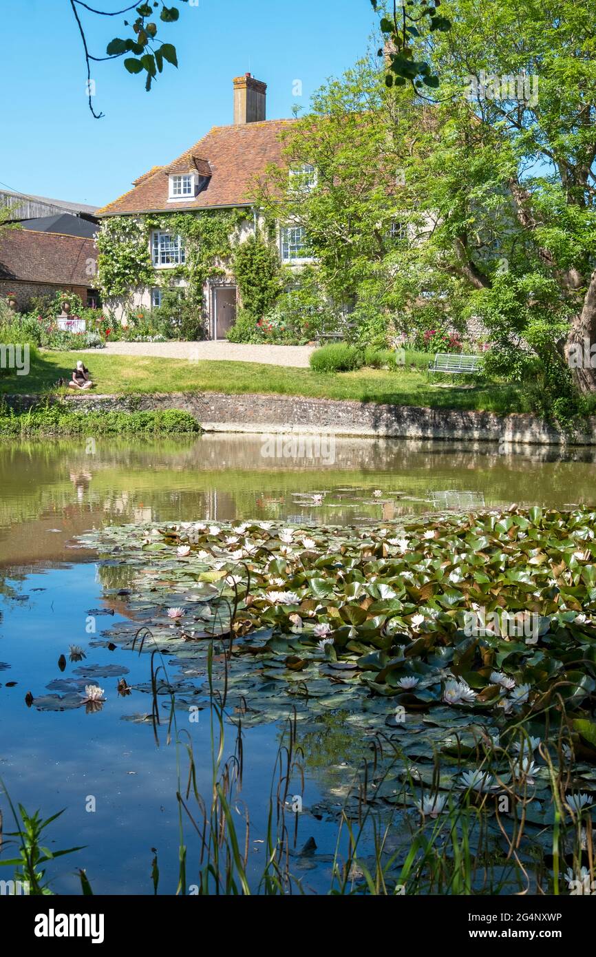 Charleston farmhouse sussex hi-res stock photography and images - Alamy