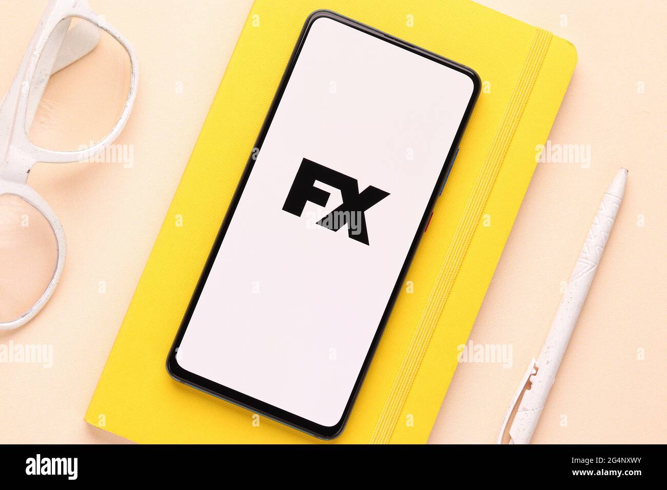 Walt disney logo app icon hi-res stock photography and images - Alamy