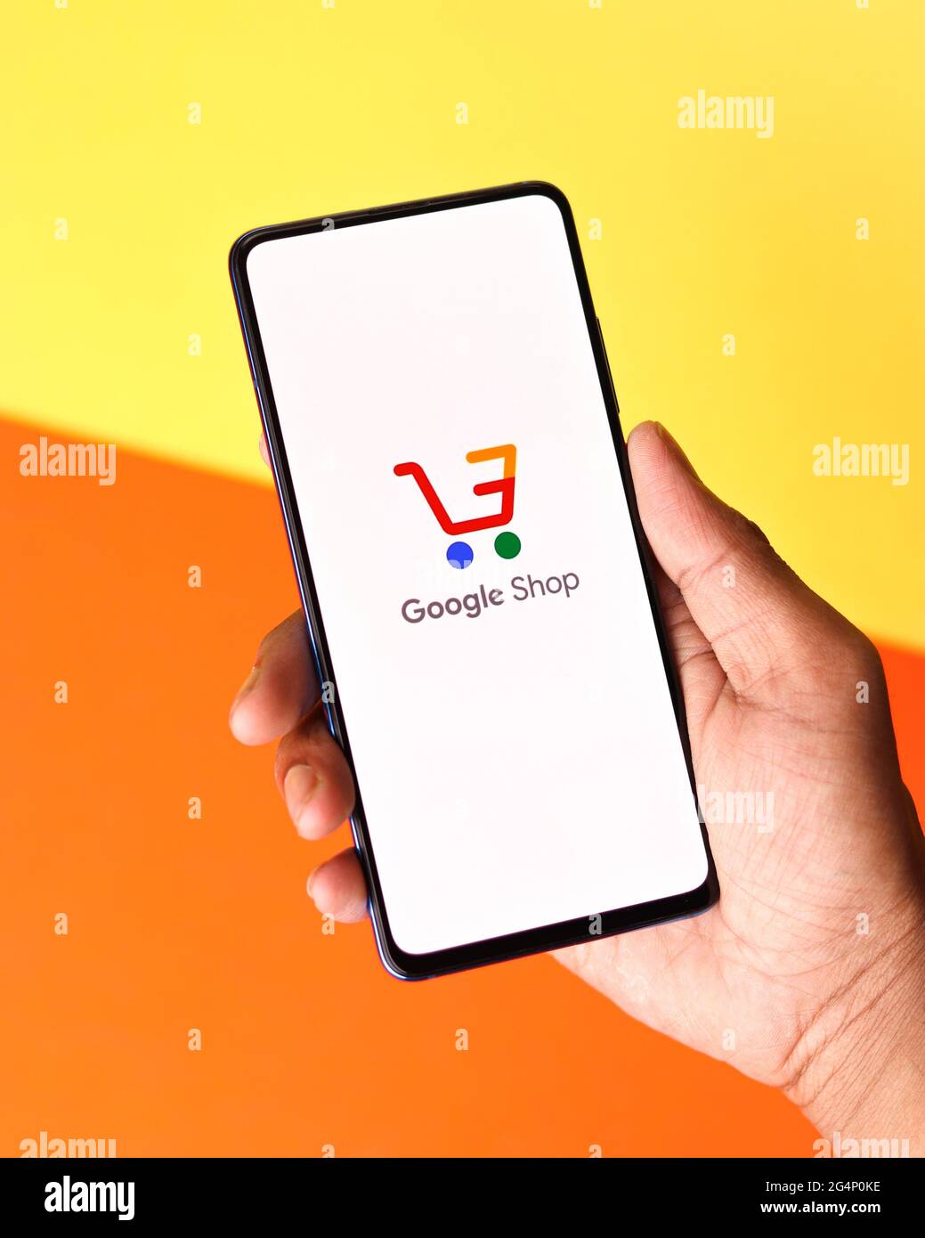 Shopping mall map on phone hi-res stock photography and images - Alamy