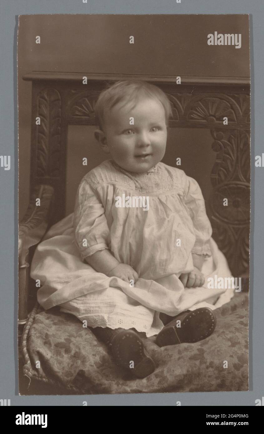 Portrait of an unknown child Stock Photo - Alamy