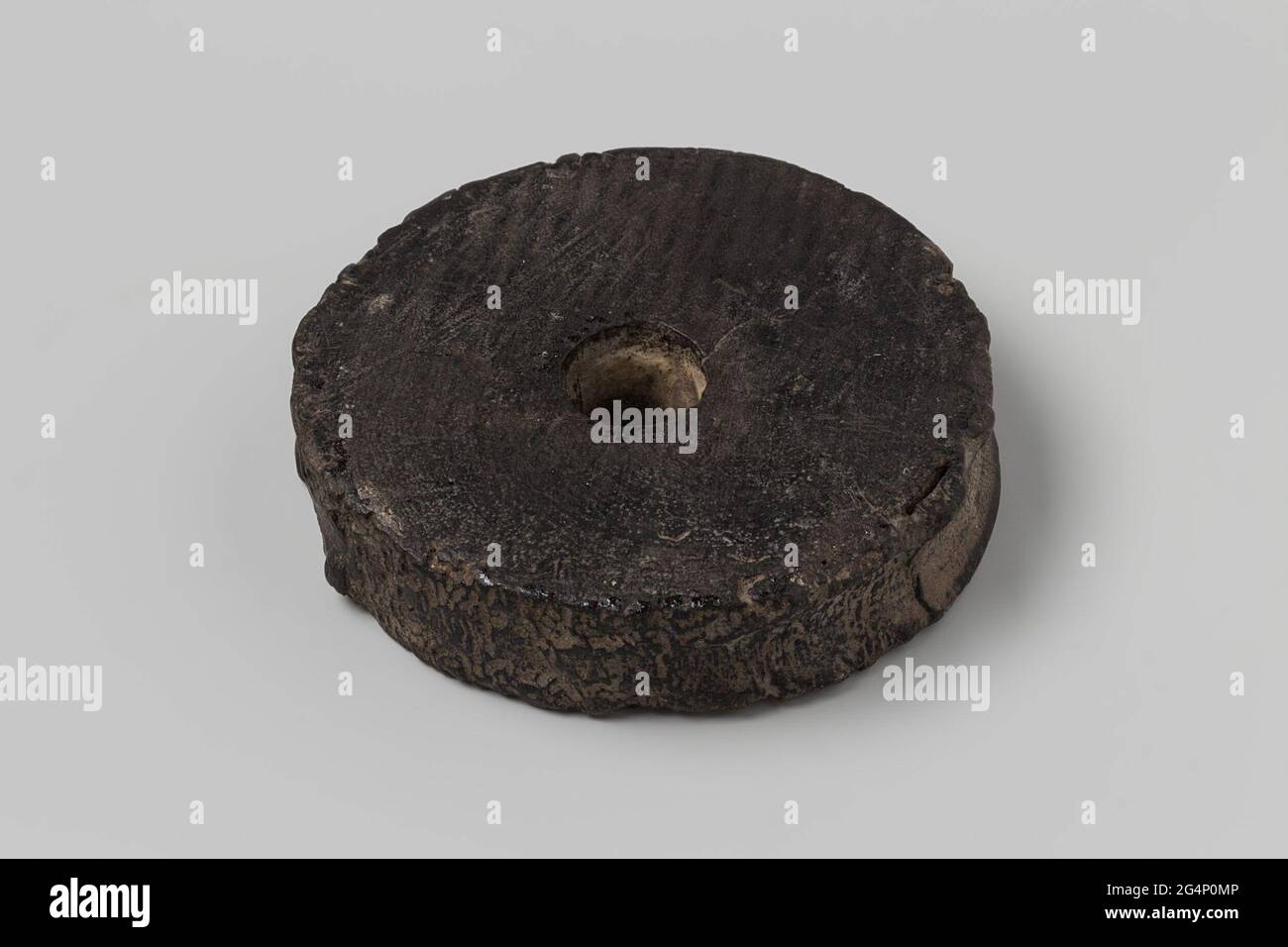 Disc from v.o.c.-ship the 'white lion'. Disc from v.o.c.-ship the ...