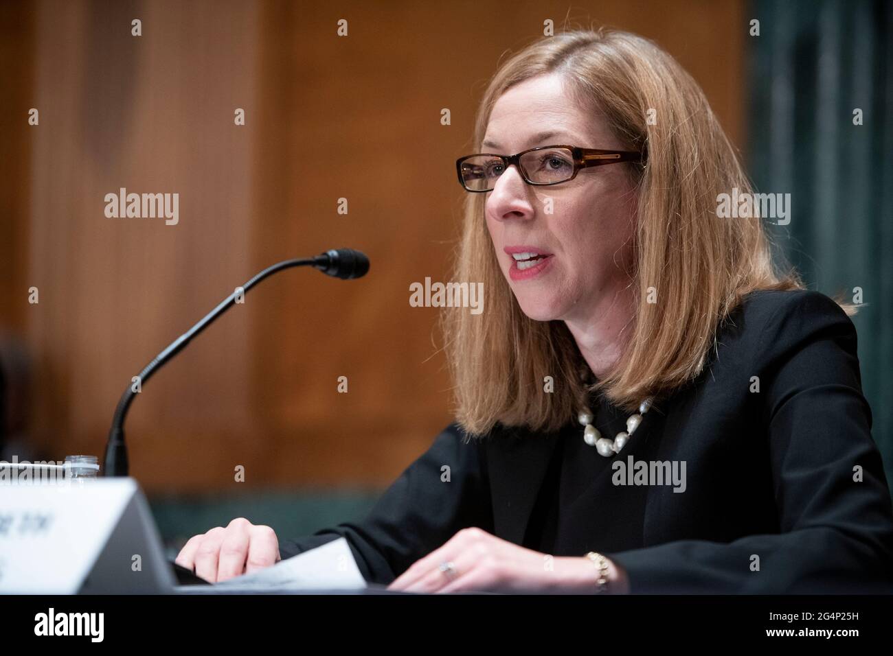 Elizabeth rosenberg hi-res stock photography and images - Alamy