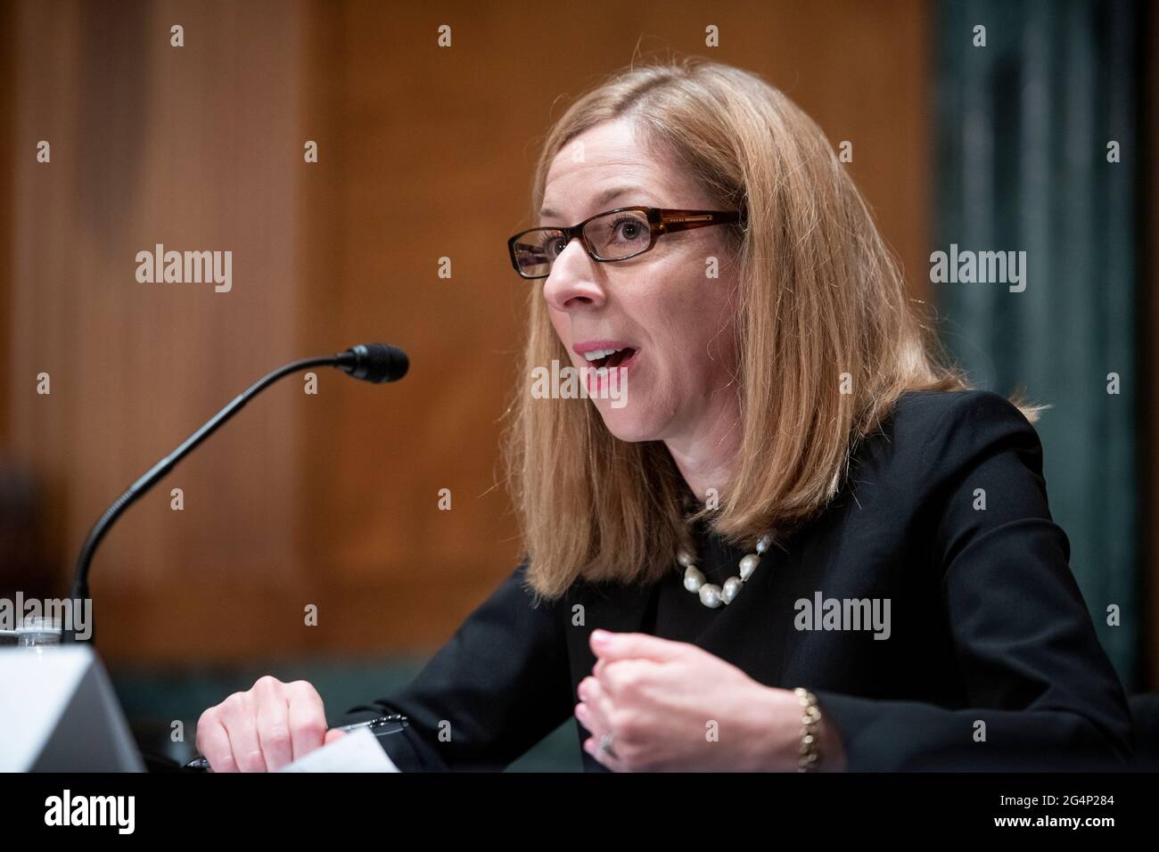 Elizabeth rosenberg hi-res stock photography and images - Alamy