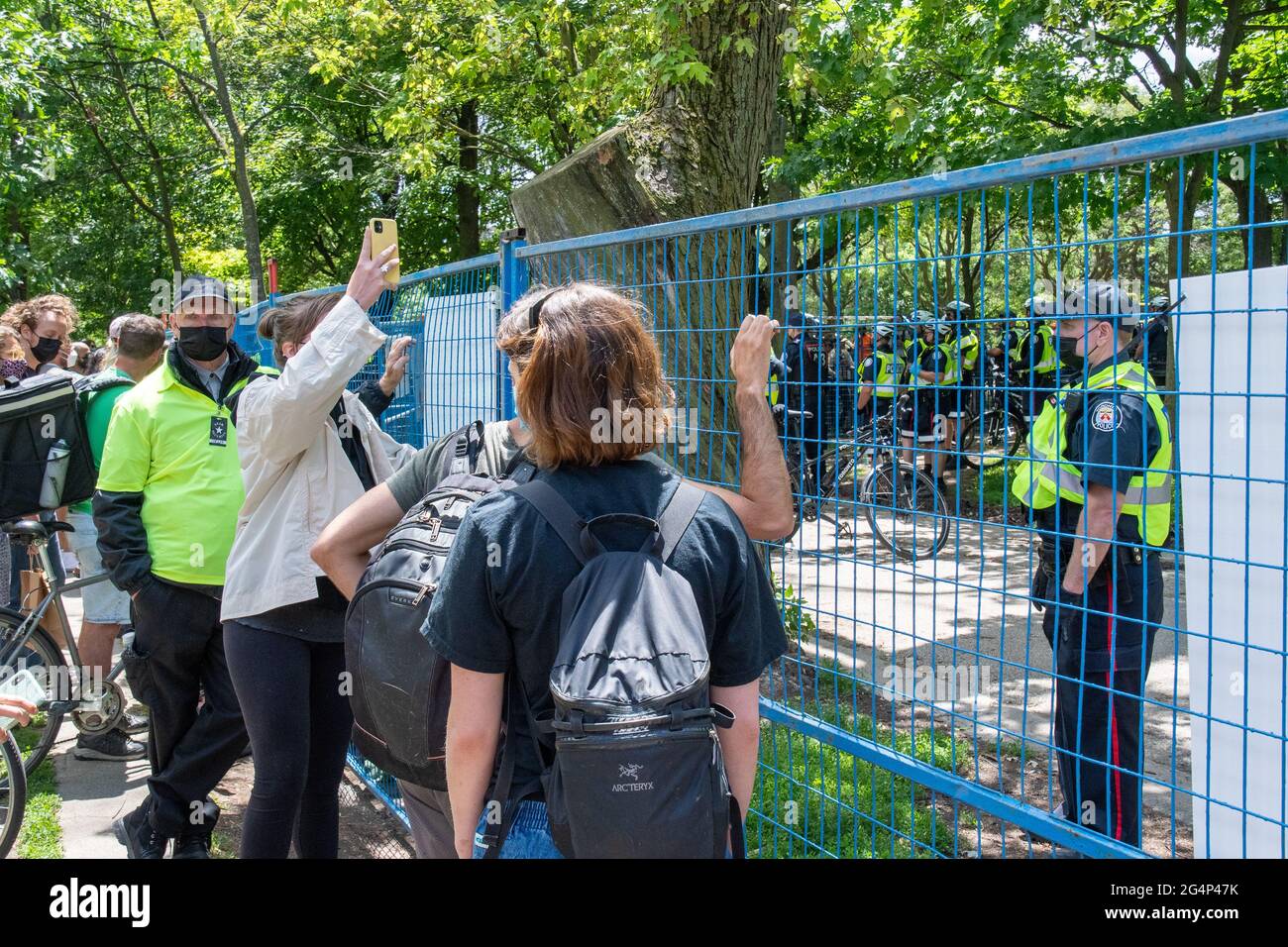 Homeless encampment toronto hi-res stock photography and images - Alamy