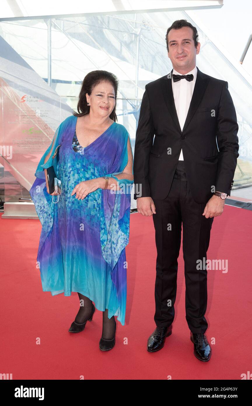 Prince Fakhr Eddin Farouk and Queen Fadila Farouk attend the closing ...