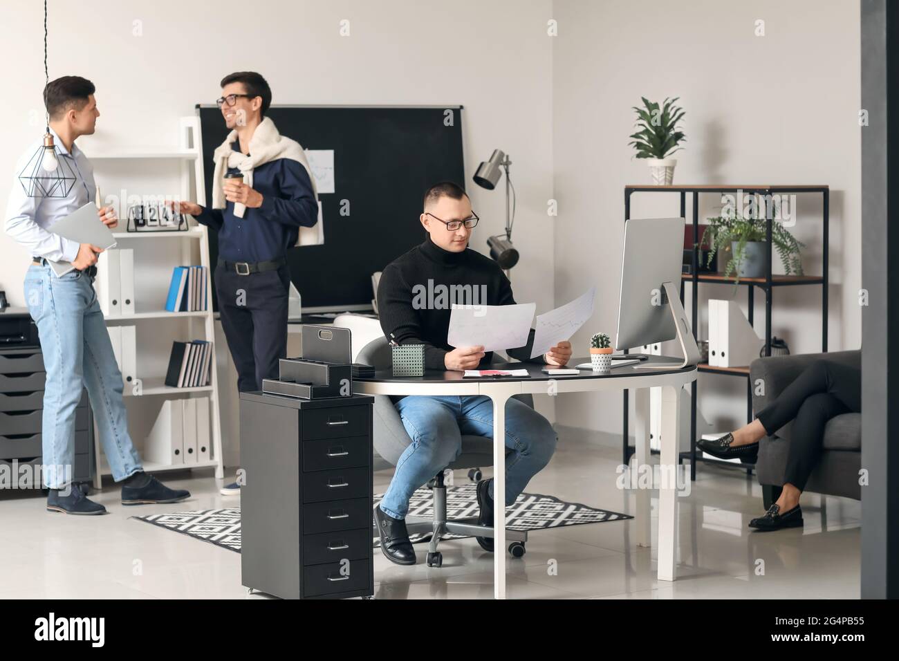 Accountants team hi-res stock photography and images - Alamy