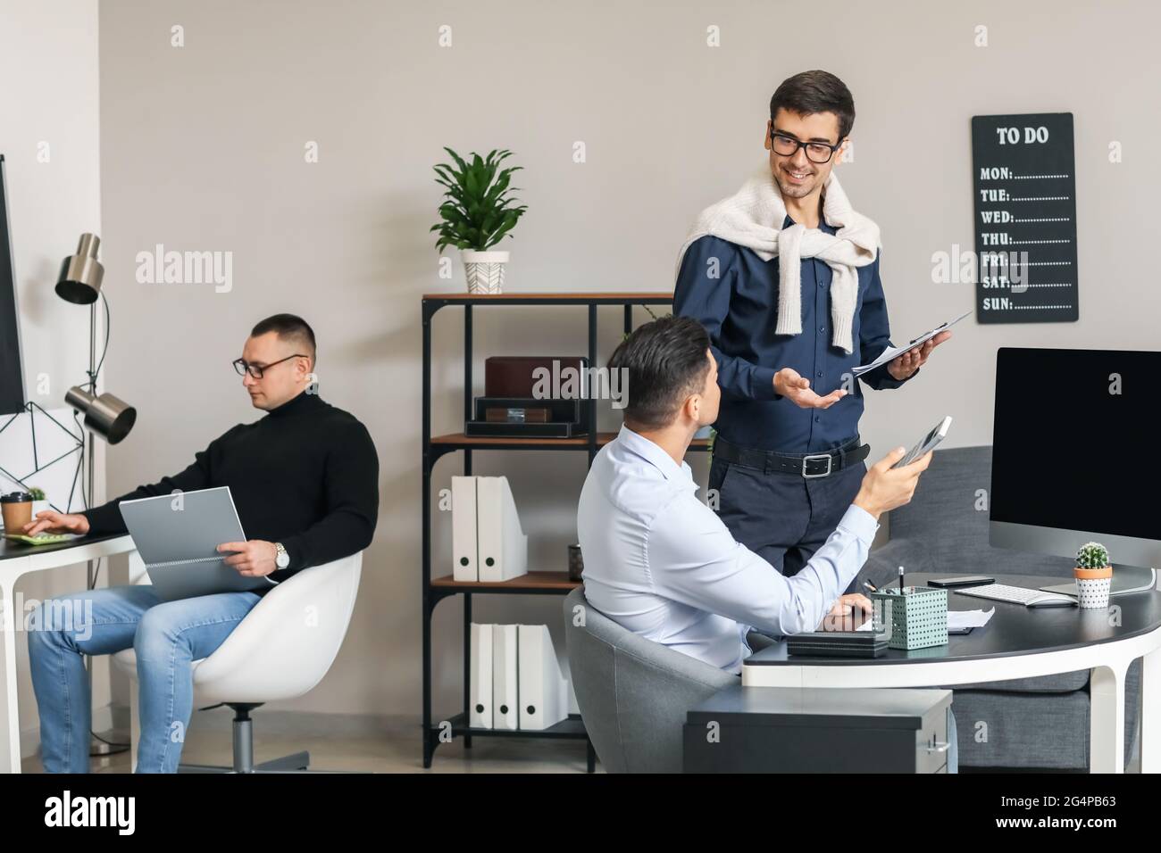 Accountants team hi-res stock photography and images - Alamy