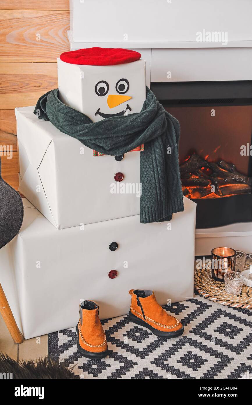 Interior of living room with decorative snowman Stock Photo - Alamy