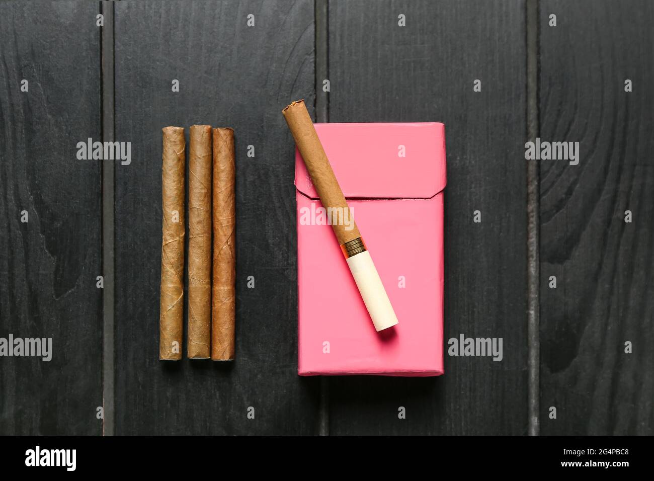 Pack cigars hi-res stock photography and images - Alamy