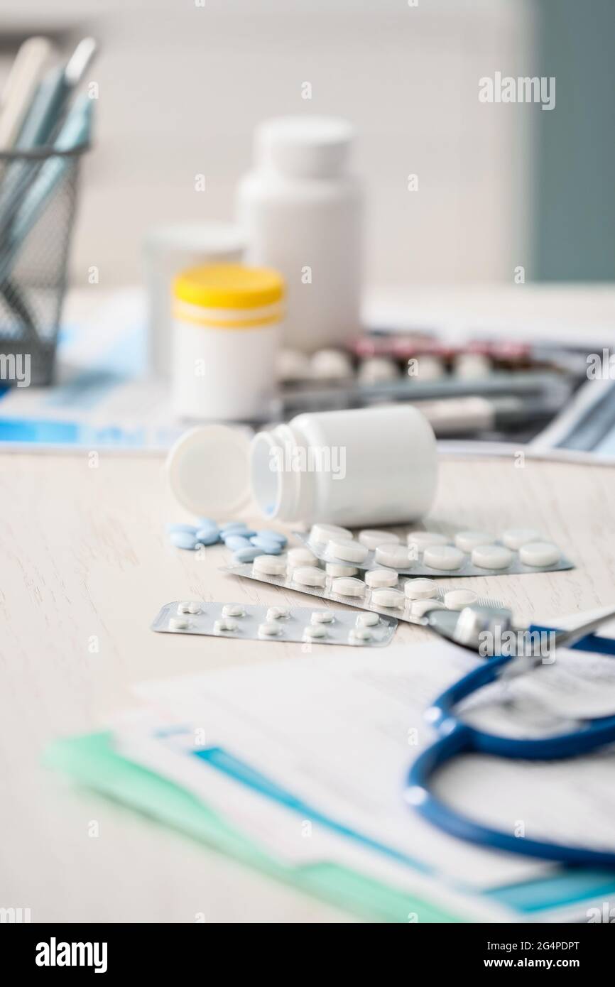 Pillsbury doughboy hi-res stock photography and images - Alamy