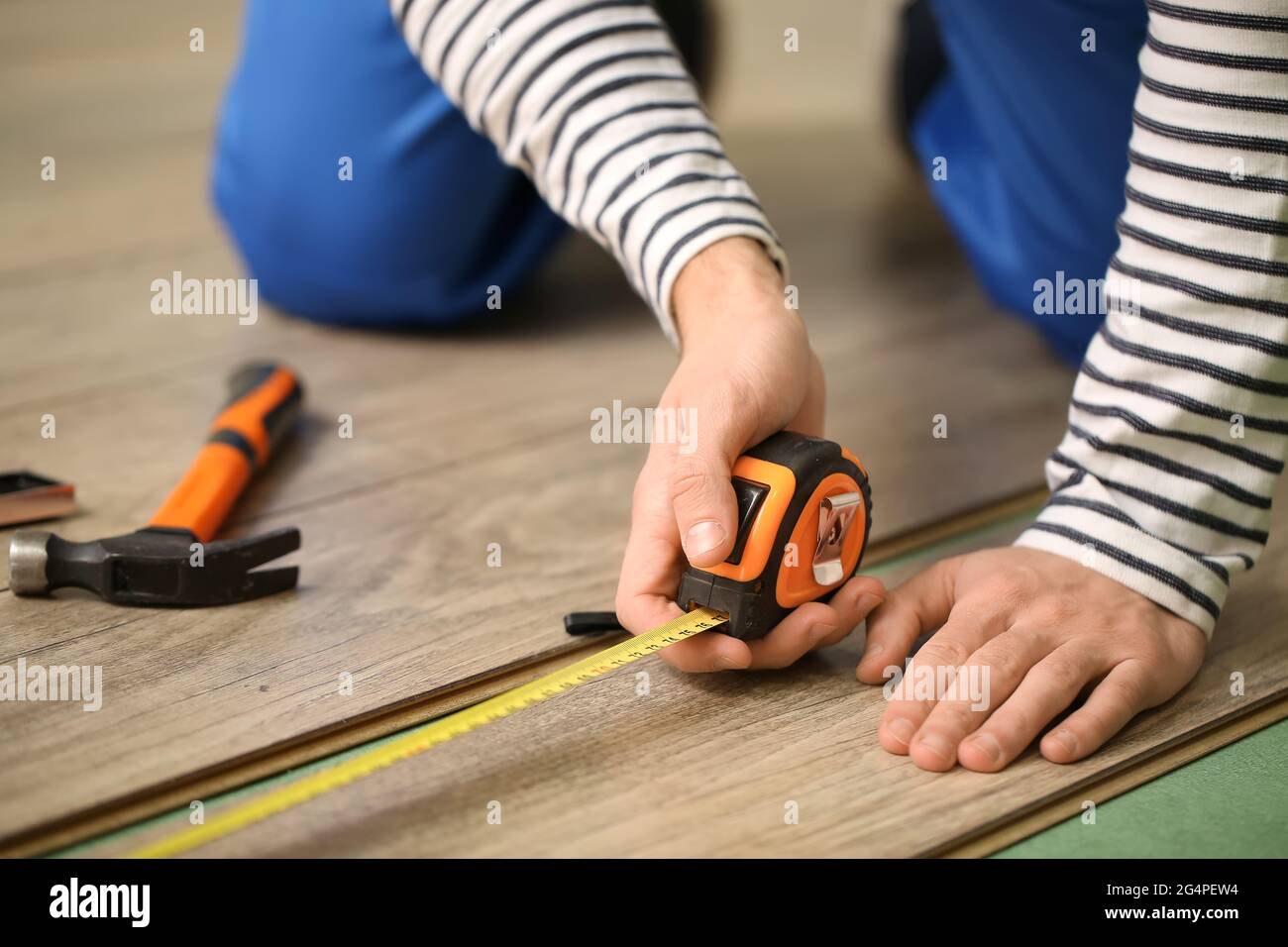 Male carpenter taking measurements wooden hi-res stock photography and ...