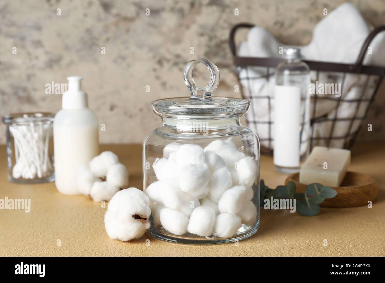 Cottonwool table hi-res stock photography and images - Alamy