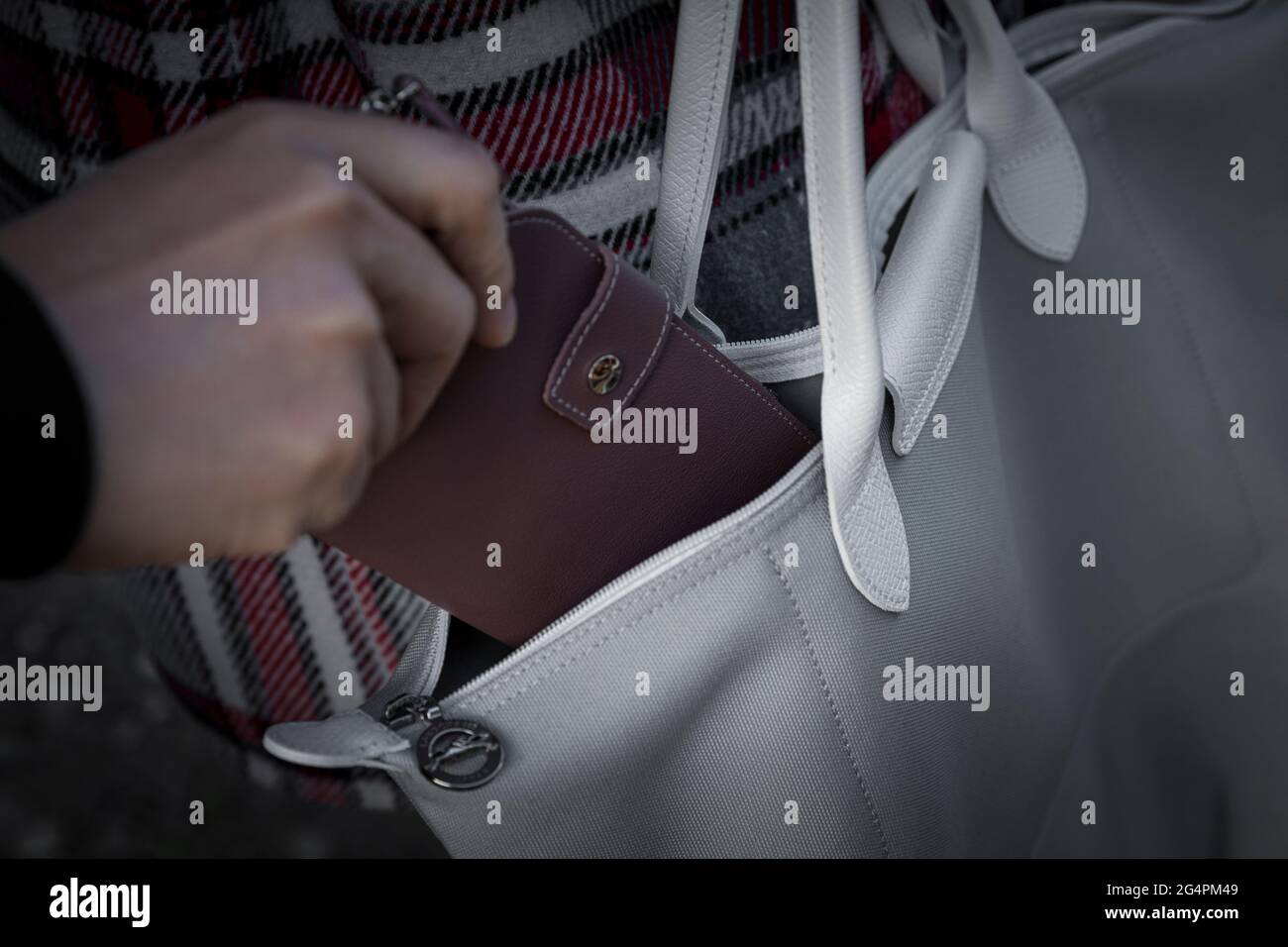 Pick pocket hi-res stock photography and images - Alamy