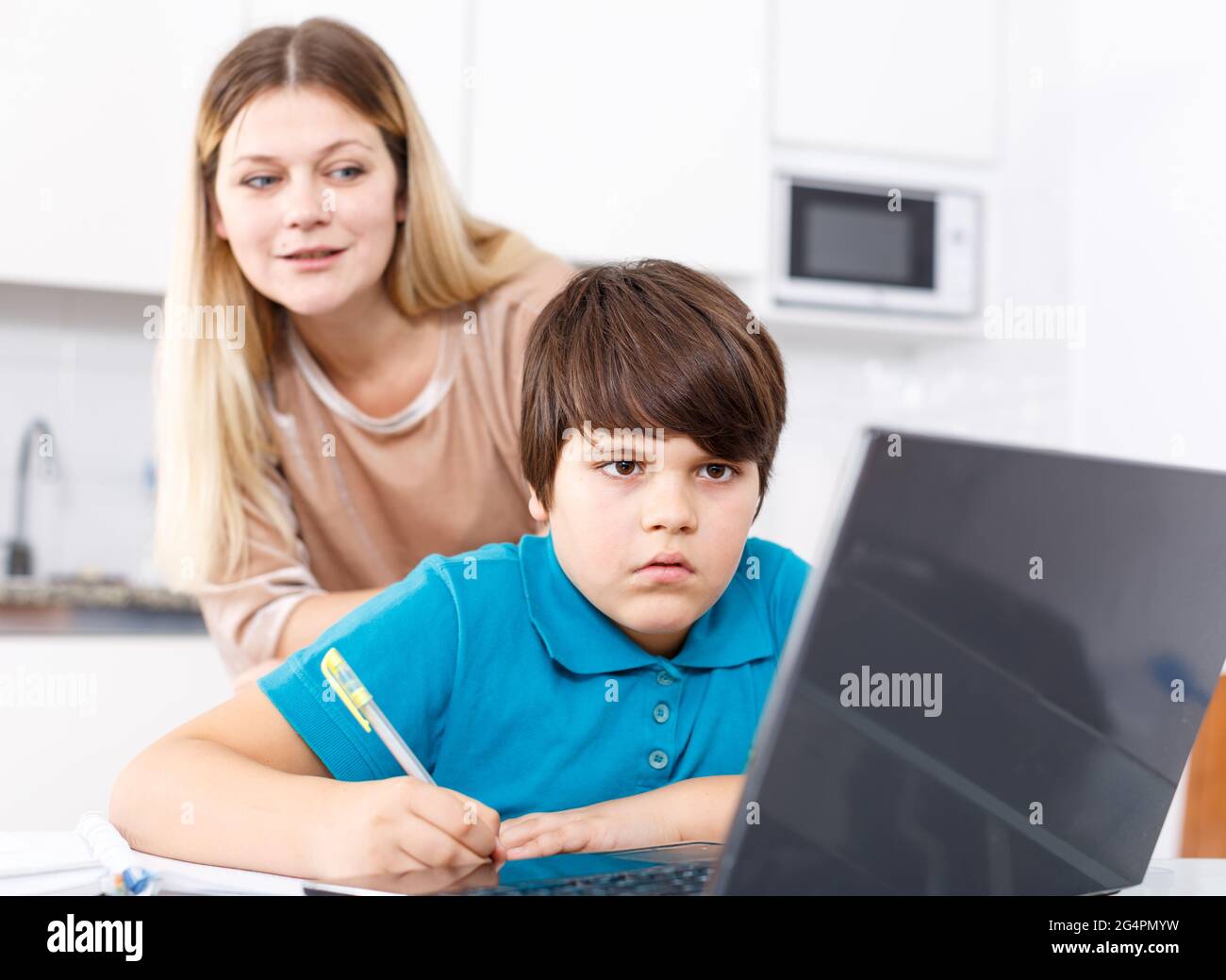 Portrait woman kid doing family hi-res stock photography and images - Alamy