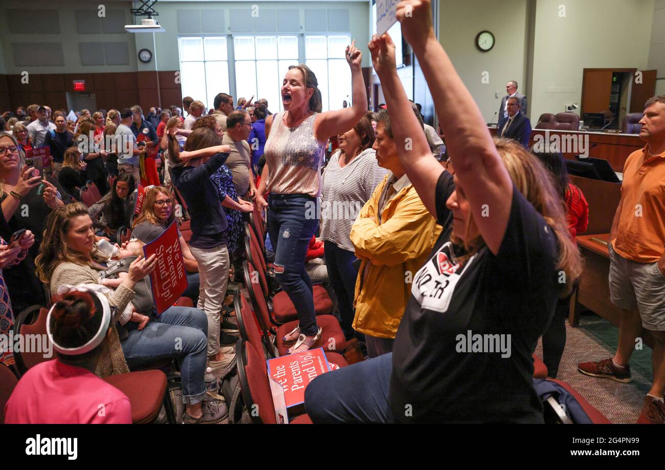 Singing the star spangled banner hi-res stock photography and images ...